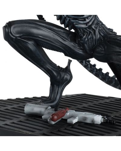 Статуетка Eaglemoss Movies: Alien - Vent Attack Xenomorph, 25 cm | Ozone.bg