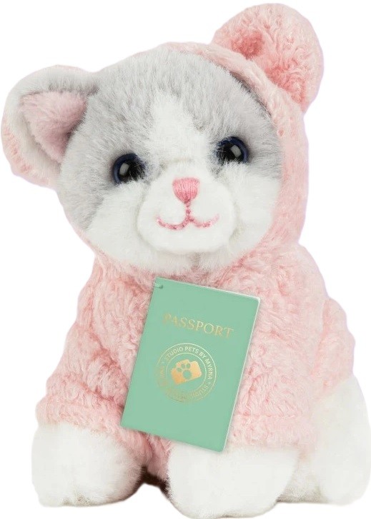 Плюшена играчка Studio Pets - Коте с куфарче, паспорт и стикери, 8 cm | Отлична цена | Ozone.bg