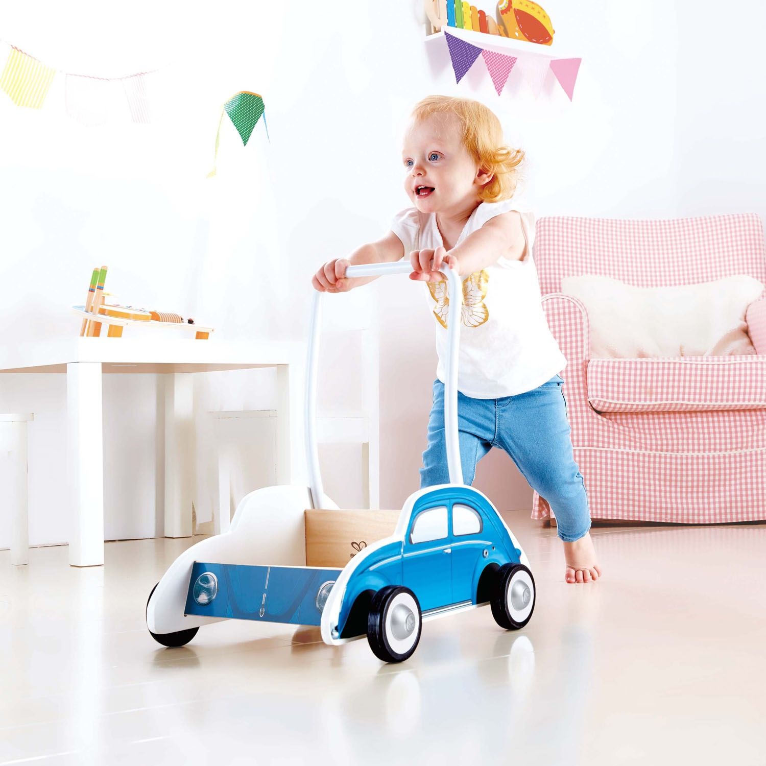 Дървена проходилка за бутане HaPe International - Бийтъл, син | Добра цена | Ozone.bg