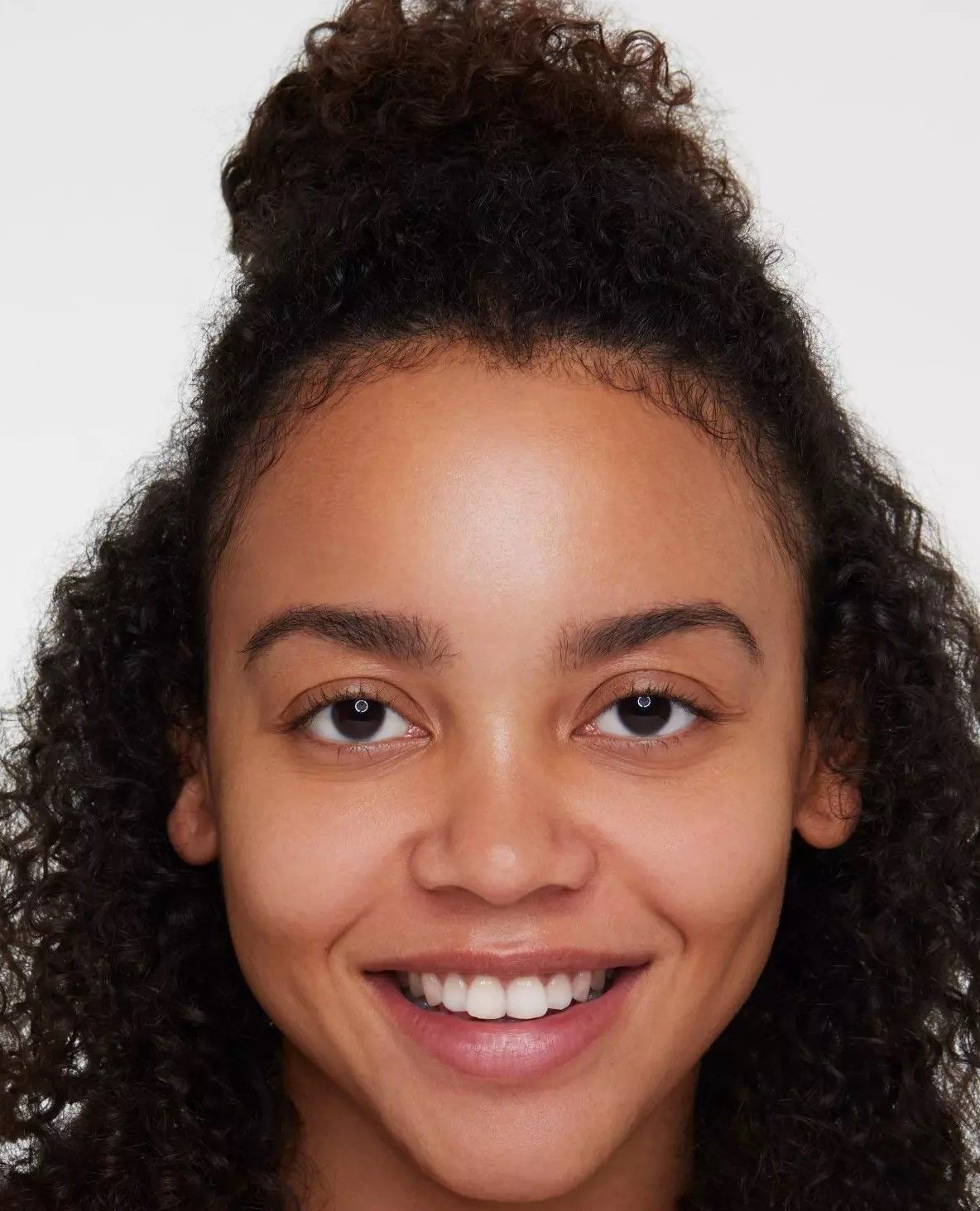 Essence Основа за грим против зачервяване Redness Reducer, 30 ml | Ozone.bg