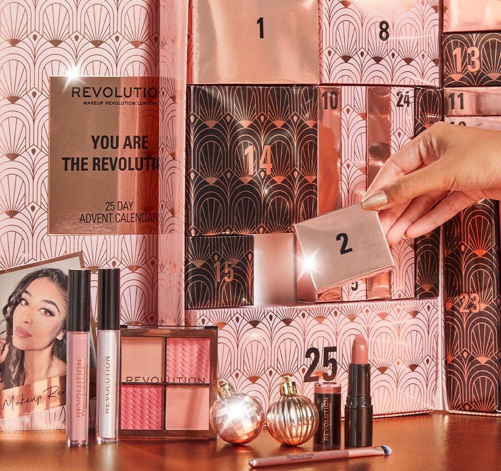 Makeup Revolution 25-дневeн Адвент календар You Are The Revolution ...