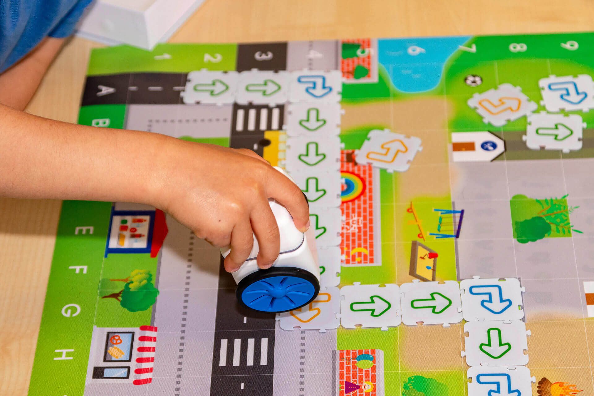 Интерактивна играчка KUBO - Робот за програмиране | Отлична цена | Ozone.bg