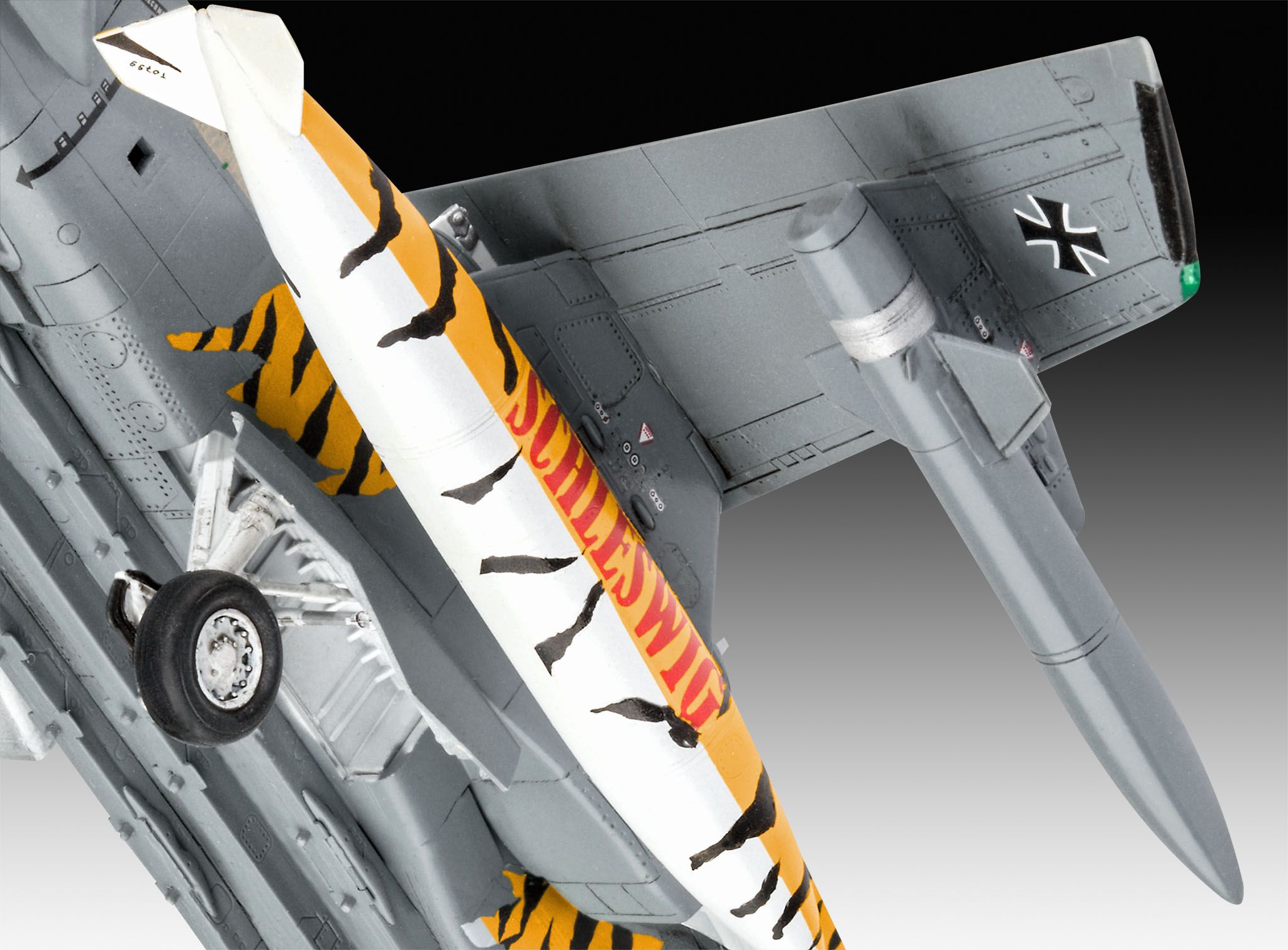 Сглобяем модел Revell Военни: Самолети - Торнадо Тайгърмийт 2018 | Ozone.bg